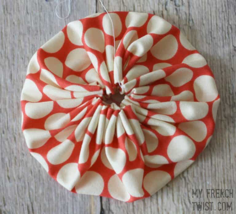 yo-yo fabric flowers - My French Twist